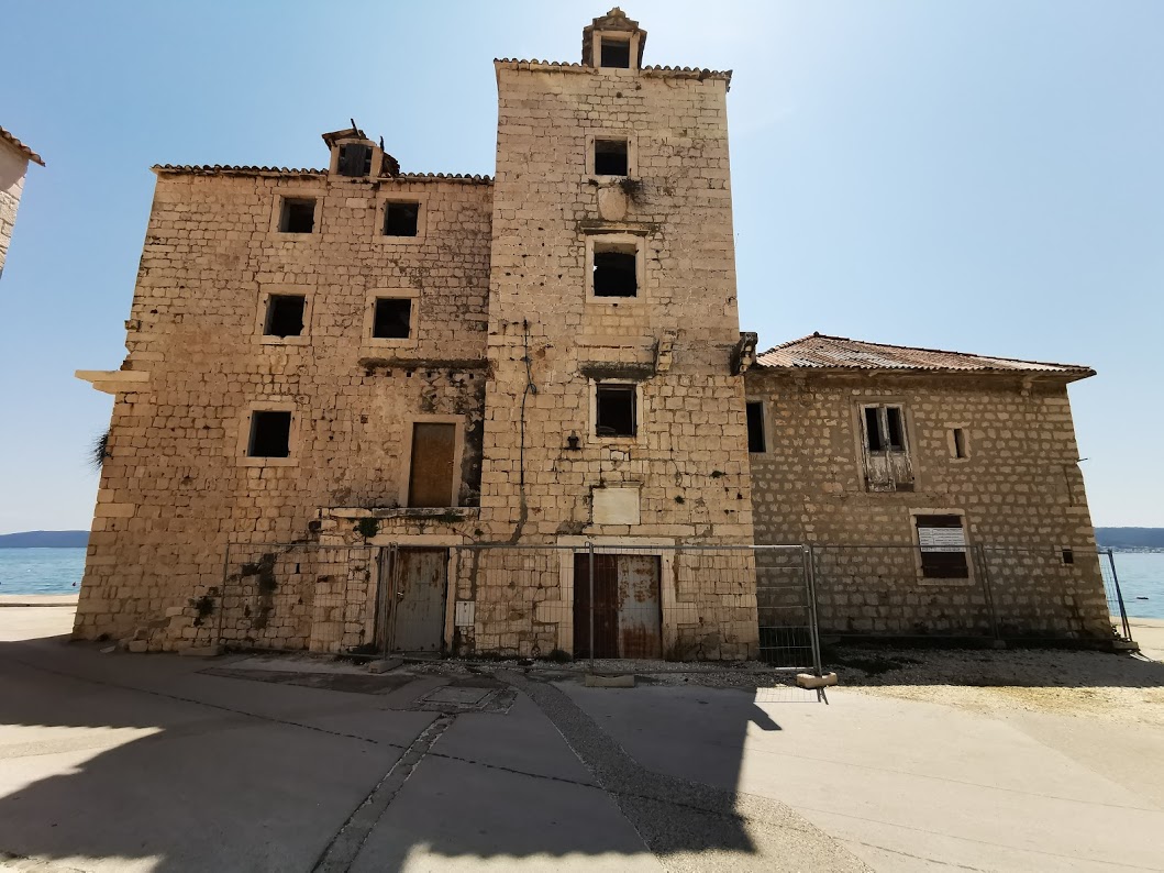 Split Coast Castles: Cippico Tower (Croatia) – What.the.castle